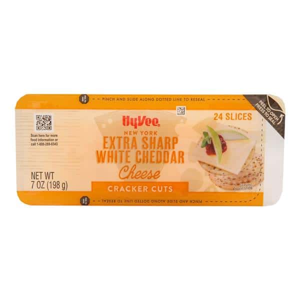 Hy-Vee New York Extra Sharp White Cheddar Cracker Cuts, 24 Slices | Hy ...